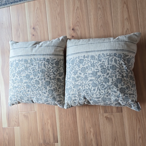 Studio McGee | Accents | Nwt Threshold X Studio Mcgee Throw Pillows ...
